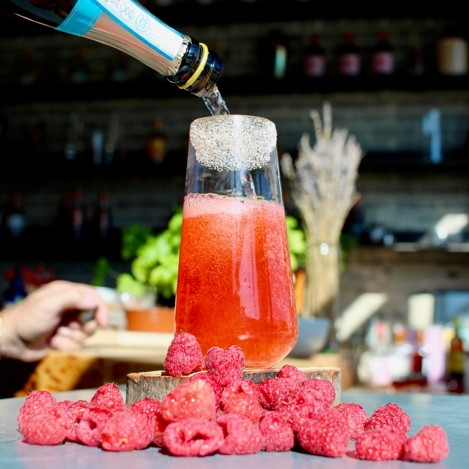 Carmin Cocktail Recipe – Sparkling Vodka, Pomelo & Prosecco – CIRKA ...