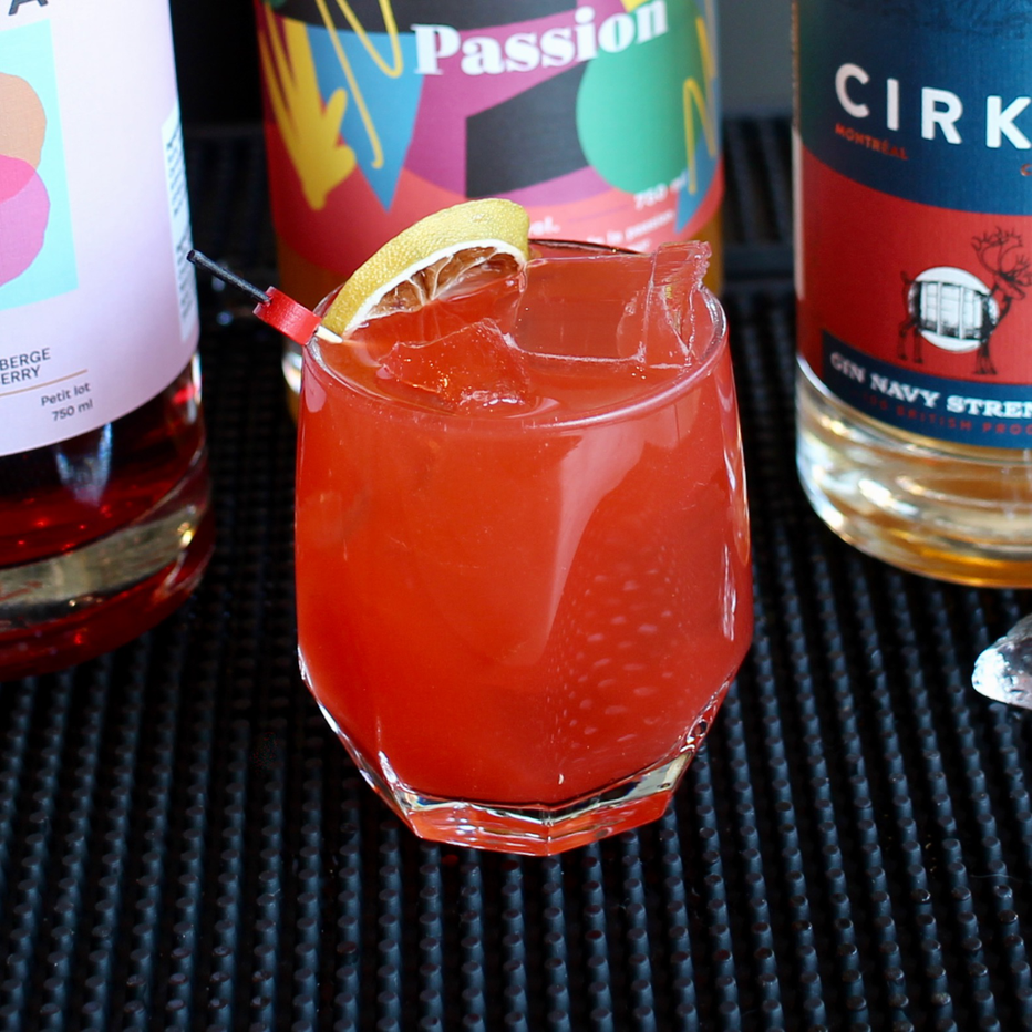 Flamingo Cocktail Recipe – Fruity, Sparkling & Refreshing Summer Drink ...